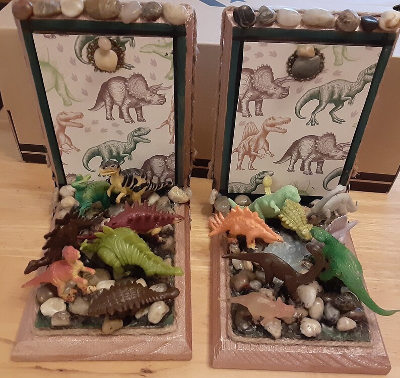 Dinosaur Themed Book Ends ~ "on the Rocks" ~ Lots of Dinosaurs on Rocks ...