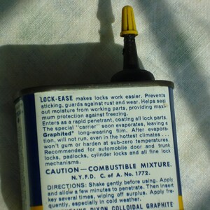 LOCK-EASE TIN Graphited Lock Fluid 1948. Tin. Blue and Yellow Graphics ...