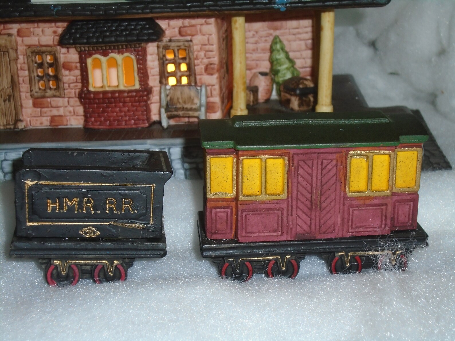 Chadbury Station Lighted Building and 3 Pc. Train. - Etsy