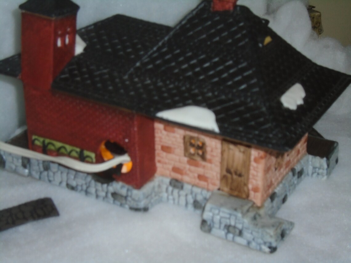 Chadbury Station Lighted Building and 3 Pc. Train. - Etsy