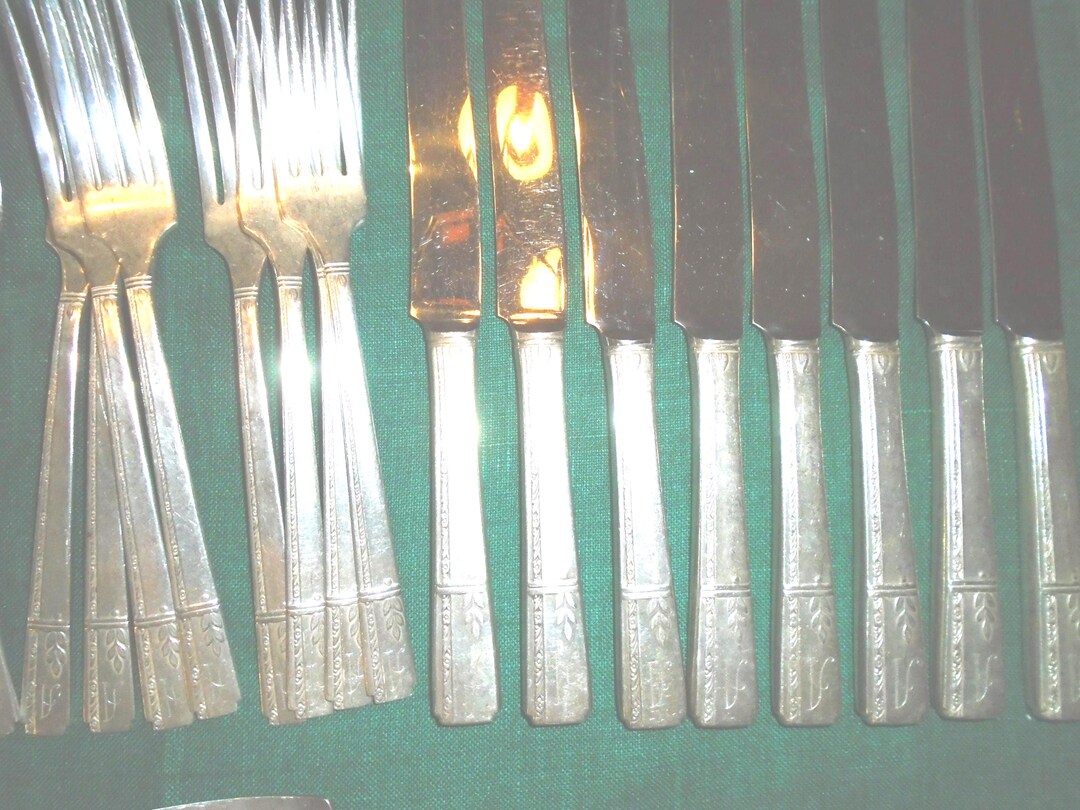 Oneida Prestige Grenoble, Heirloom Silverplate, 54 Piece Set, +7 Serving Pc. Eight 5 Pc Place ...