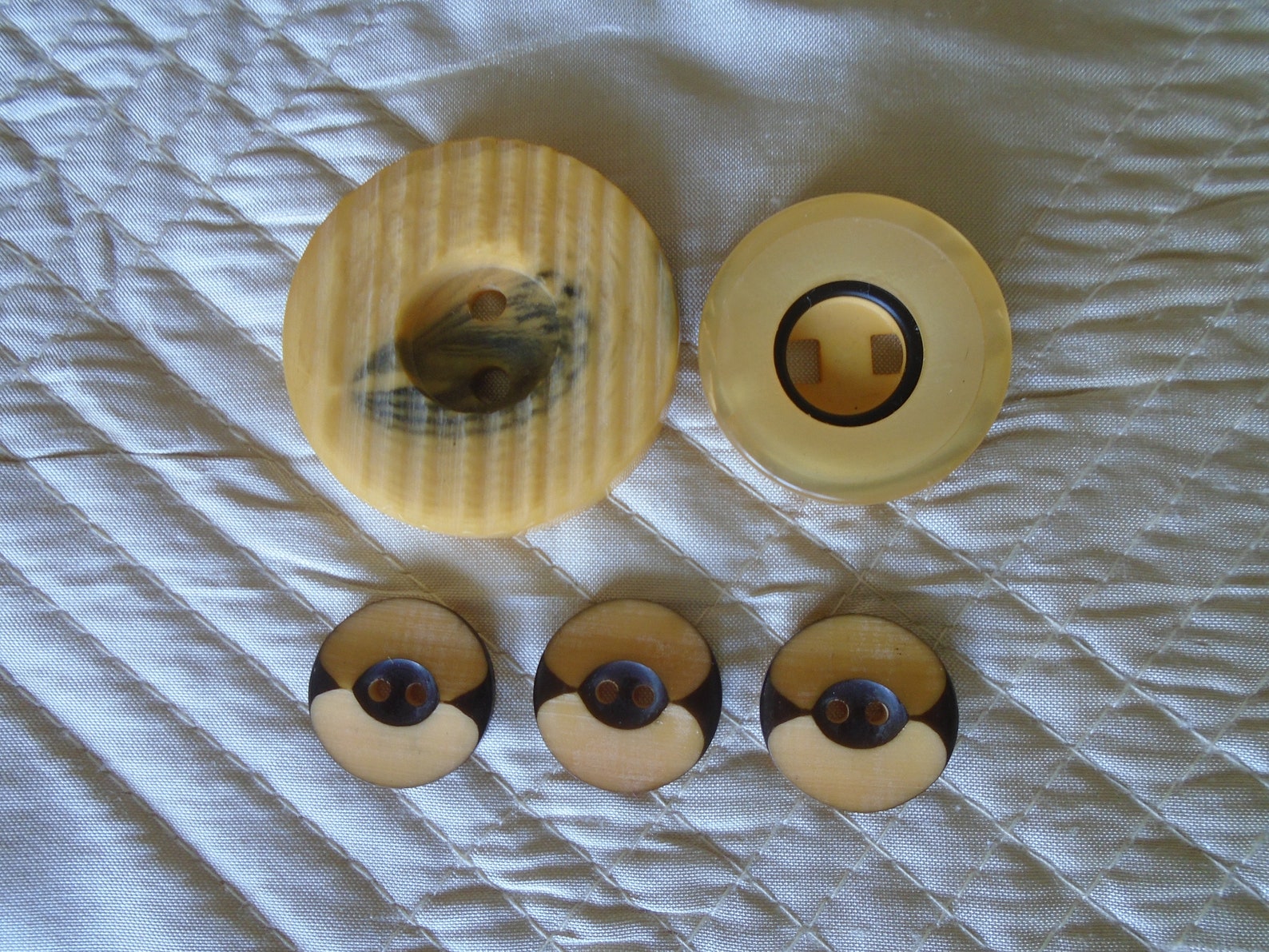 15 Buttons Gold Saffron Tone Buttons. 1 W/ Black Feather - Etsy