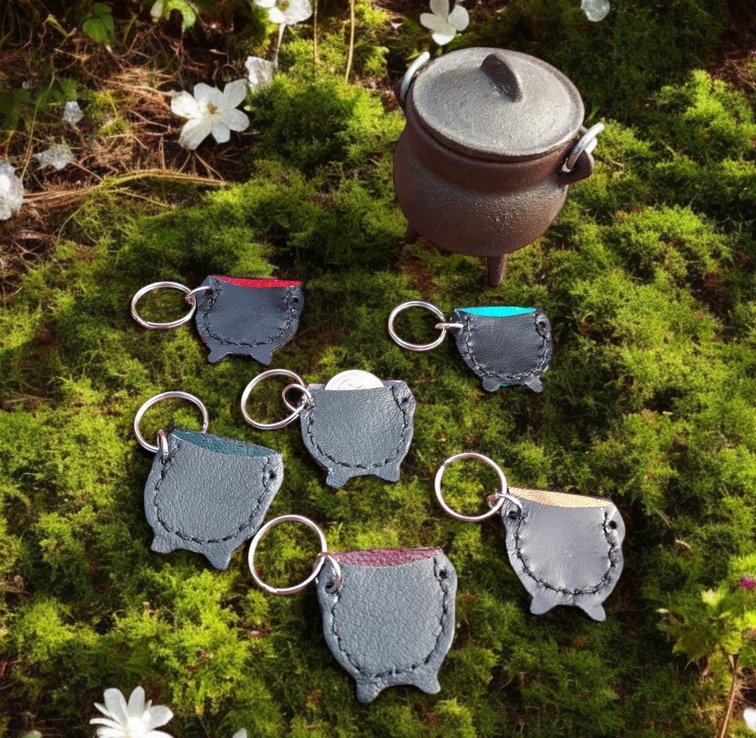 Leather Cauldron Quarter Keeper Keychain - Etsy