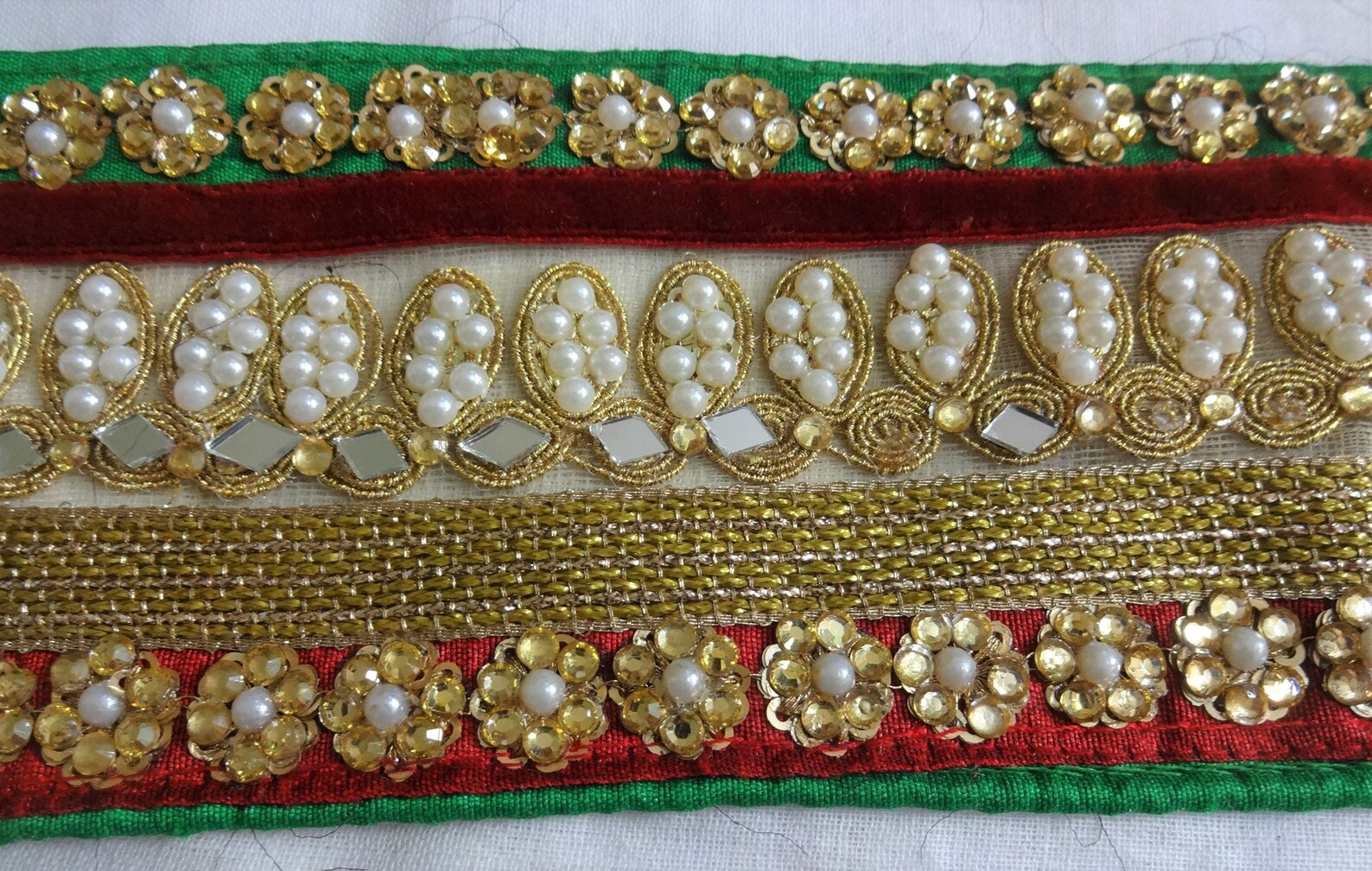 Indian Assorted Embroidered Trims Decorative Laces Sari Borders Scrap ...