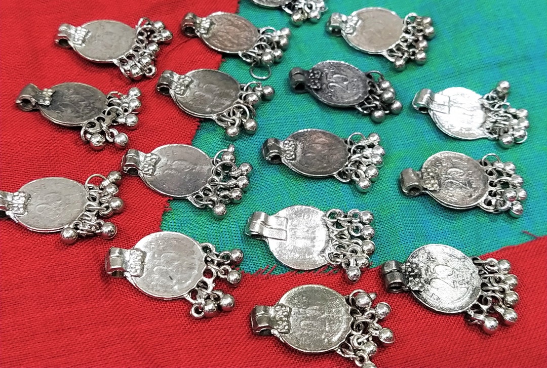 17 MM Metal Coin Charms, Jewelry Supplies, Indian Coins, Antique Silver ...