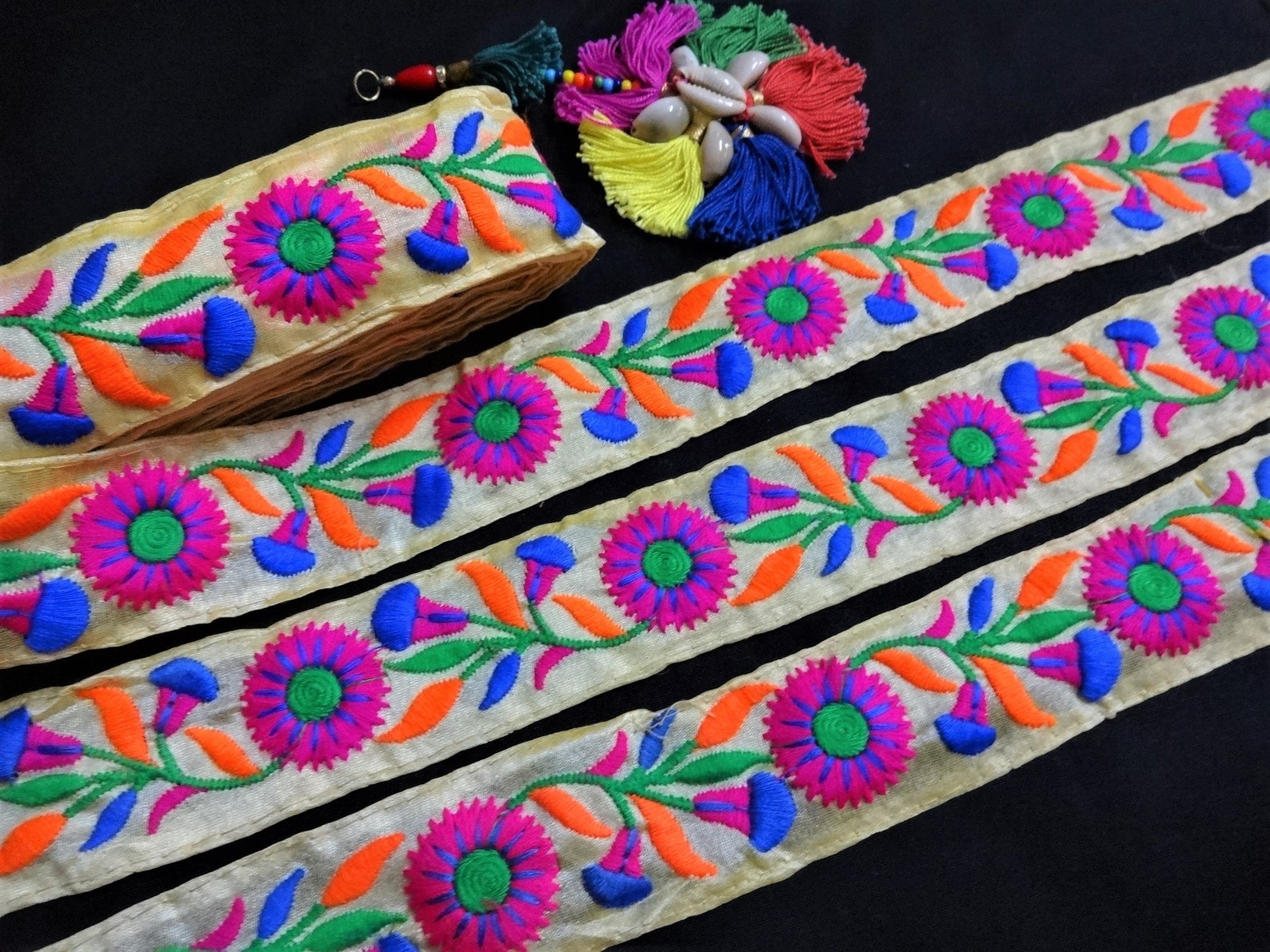 Indian Embroidered Lace, Floral Decorative Trim, Craft Ribbon, Sari ...