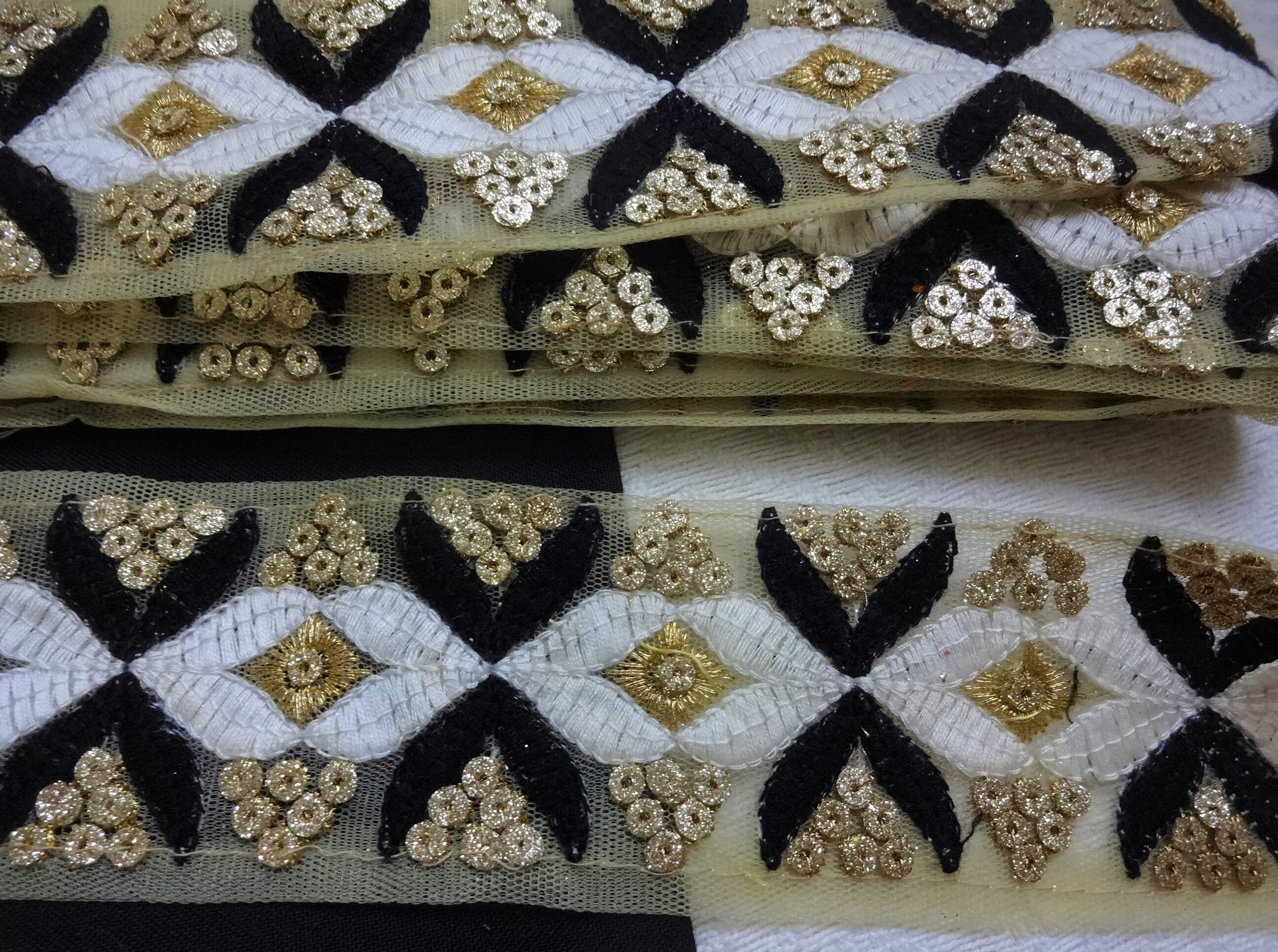 Indian Embroidered Lace,delicate Bridal Trim,crafting Ribbon,sari ...
