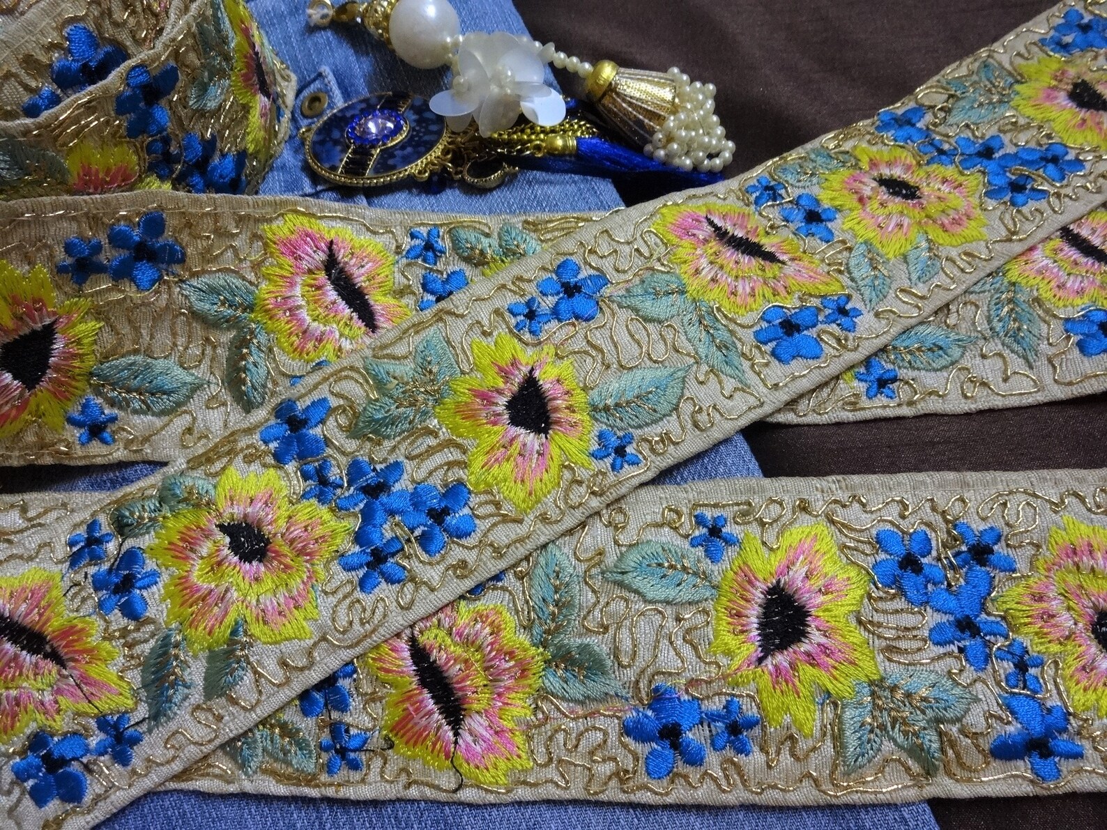 Embroidered Lace Craft Trim Decorative Ribbon Floral Zari Trim Sari ...