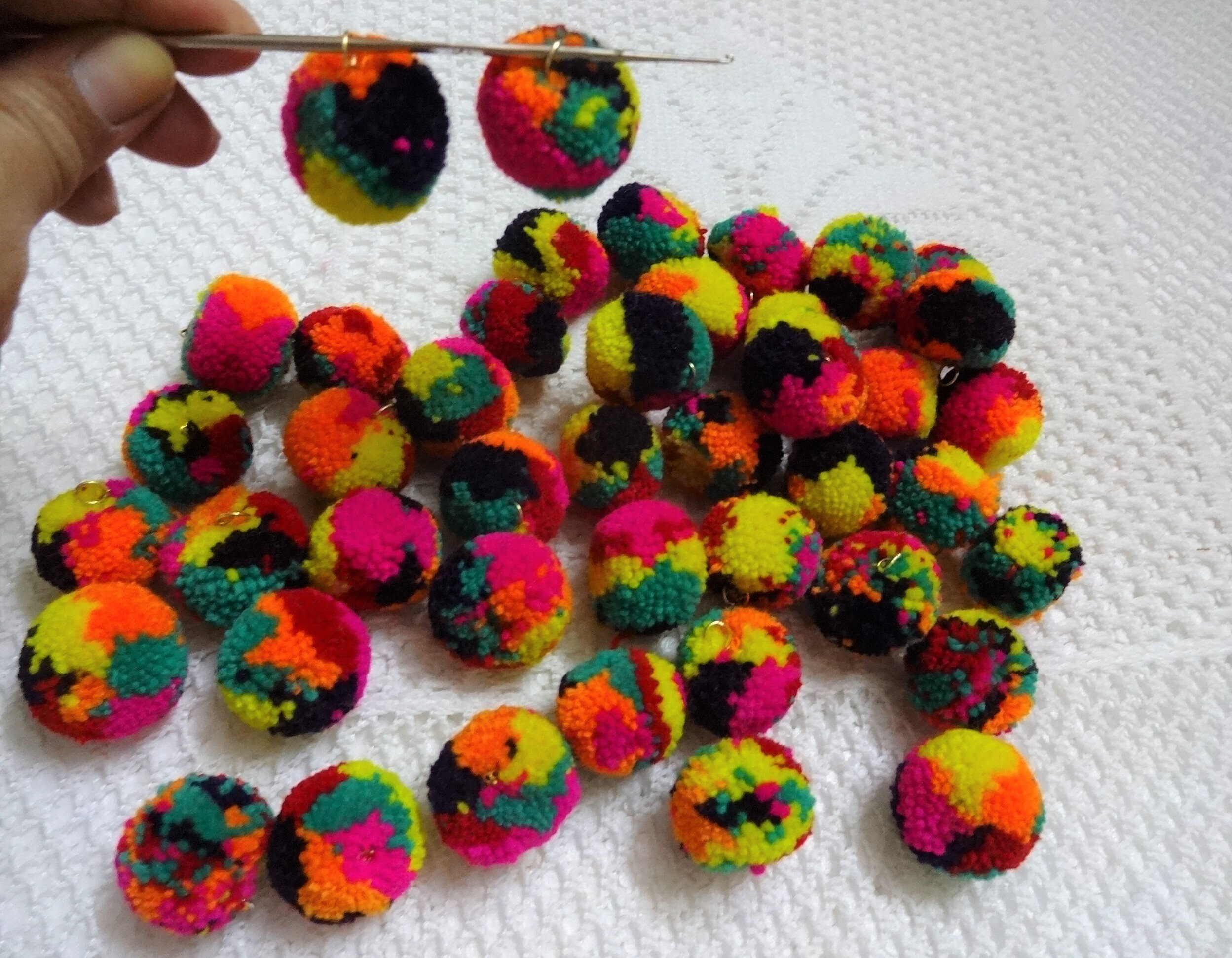 25 pcs Handmade Pom Poms Balls with Wire Loop Woolen Pom | Etsy