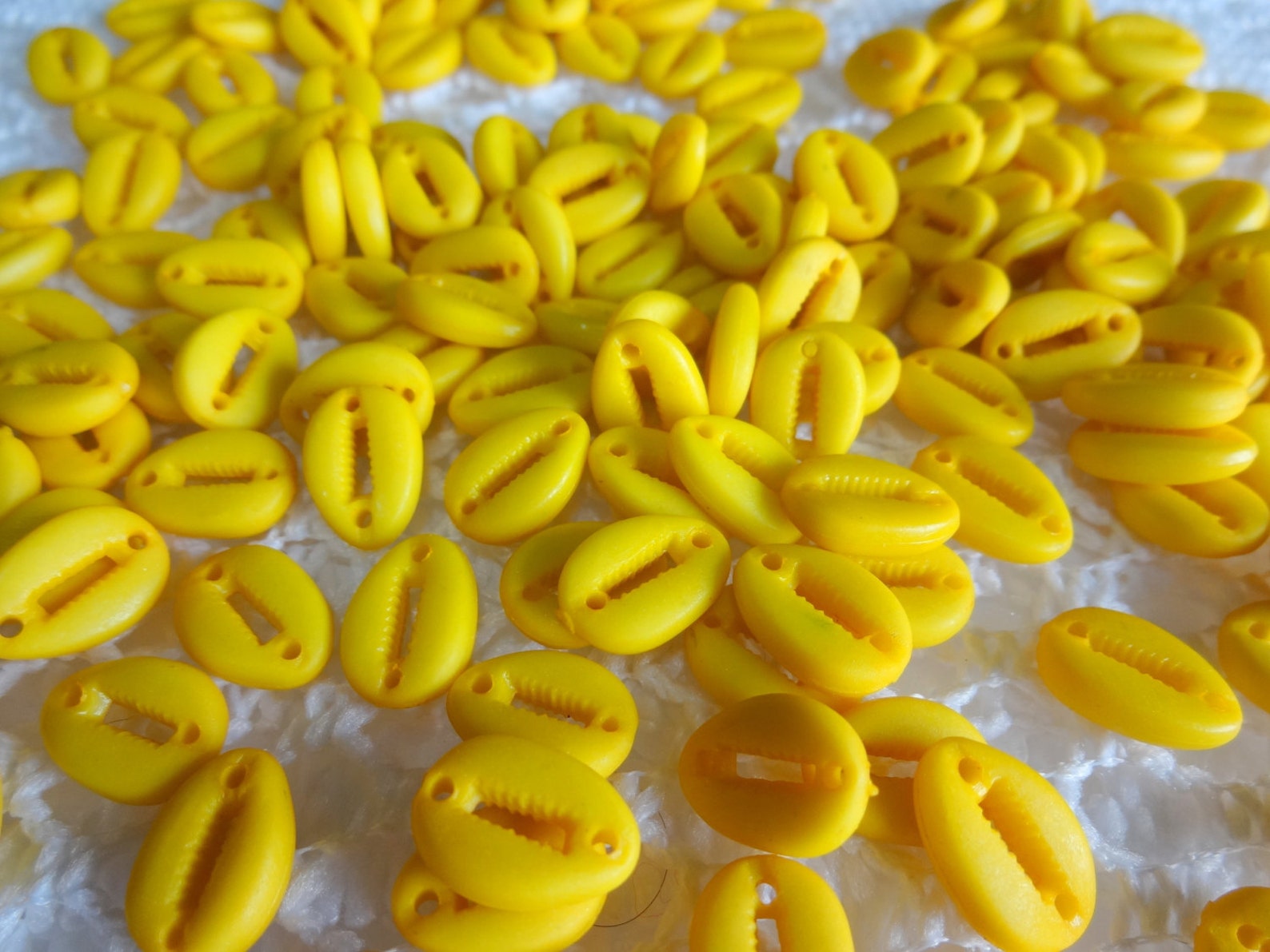 200 Pcs Cowry Shells Acrylic Cowrie Beads Craft Supplies | Etsy