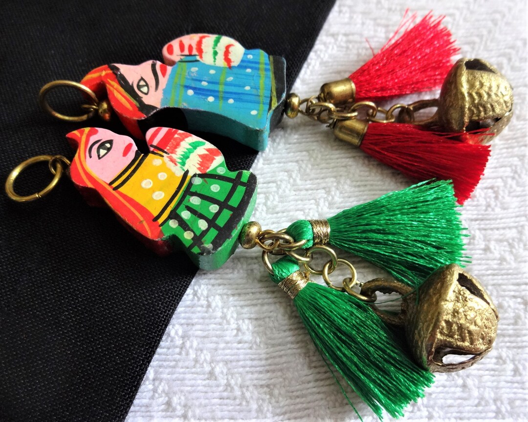 Hand- Carved Wooden Raja Rani Tassels, Indian King N Queen With Silk ...