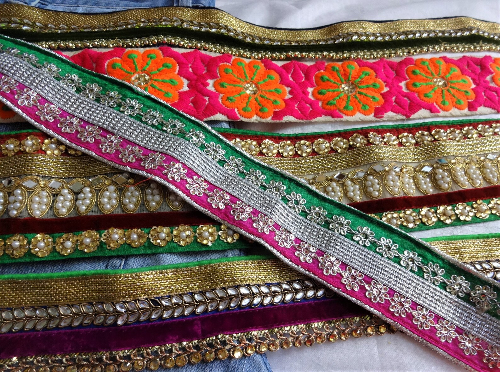 Indian Assorted Embroidered Trims Decorative Laces Sari Borders Scrap ...