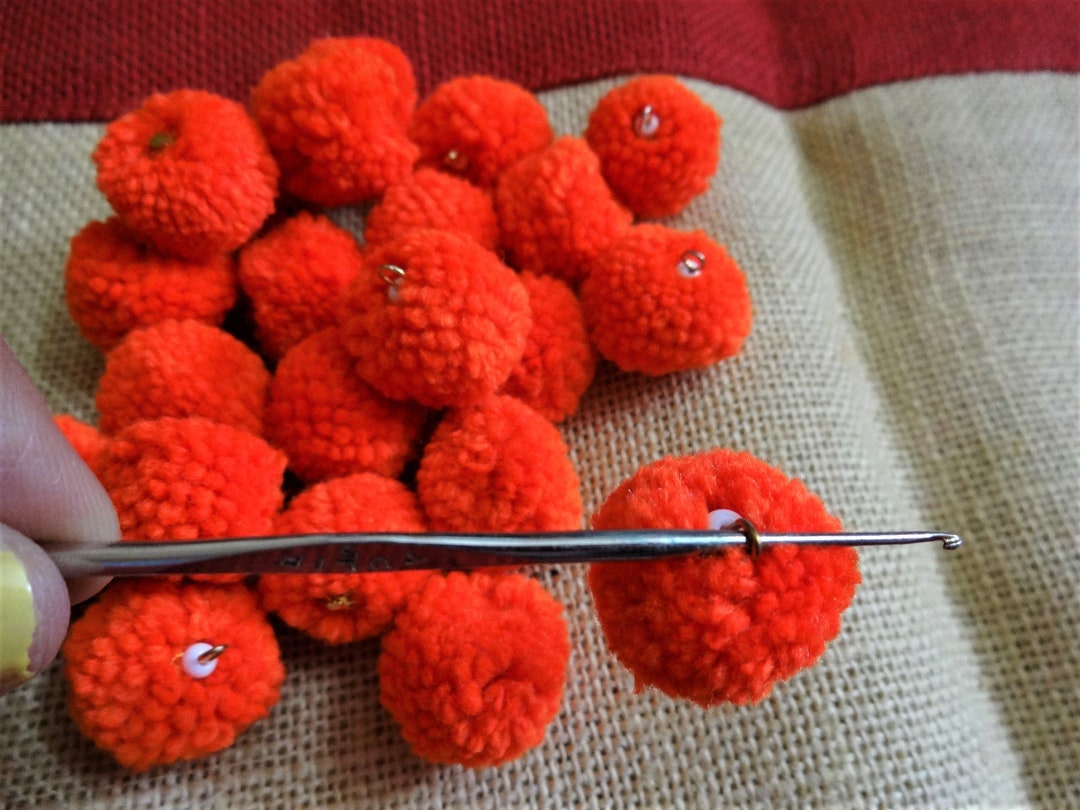 Handmade Pom Poms Balls With Wire Hook, Woolen Pom Poms, Yarn Balls ...