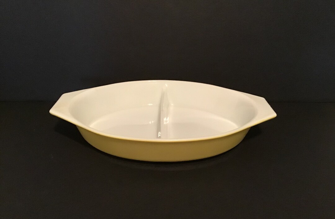 Unusual Yellow/green Color Pyrex Divided Casserole Baking Dish 1.5 Qt ...