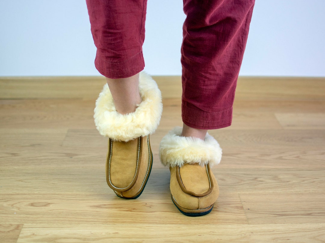 Women Ankle Slippers in Brown With White Fur Around the Ankle. Handmade ...