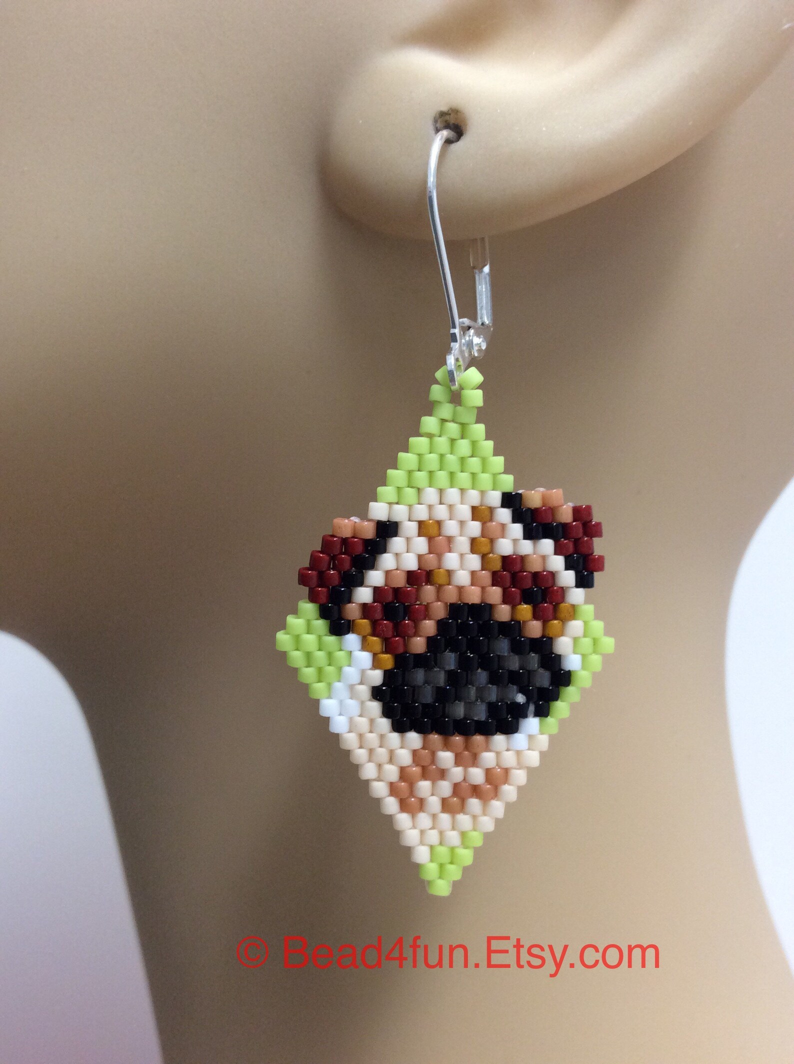 Pug Dog Seed Bead Earrings – Brick Stitch Beadwork - Dangle Jewelry - Etsy