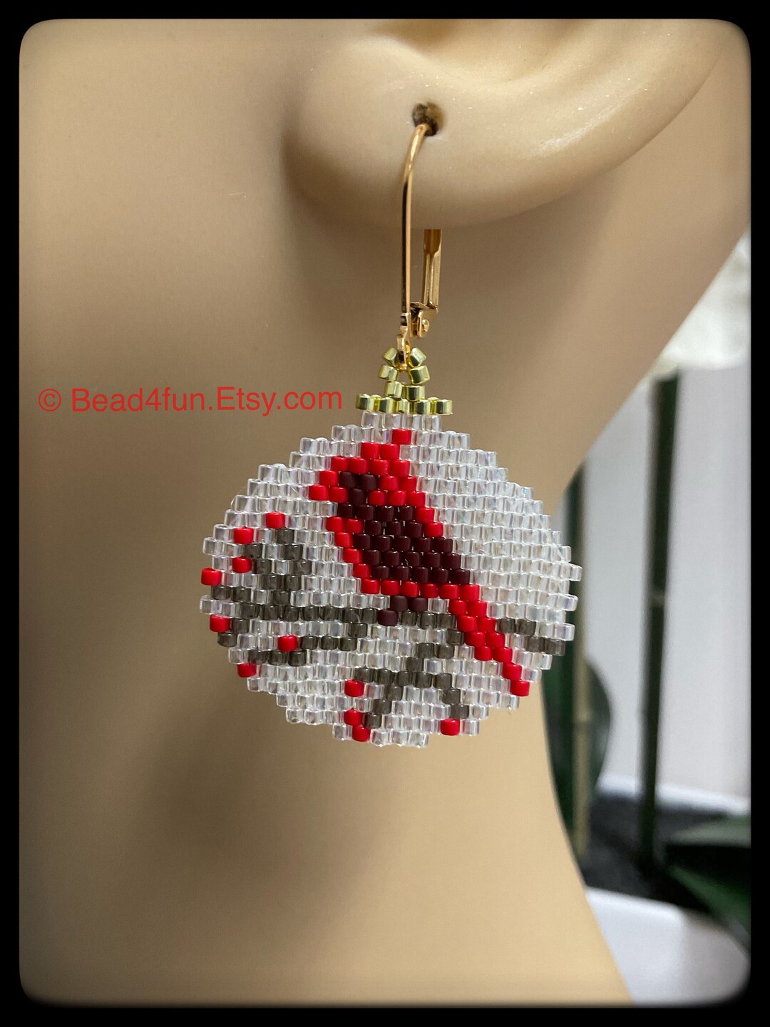 Seed Beaded Cardinal Earring on Mistletoe Christmas Ornament - Etsy