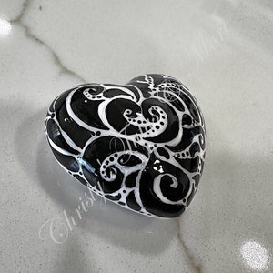 Painted Rock, Painted Mandala, Painted Heart Rock, Homemade Rock, Black ...