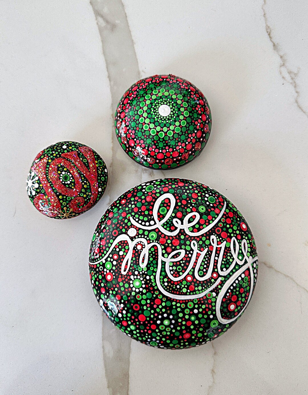 Painted Christmas Rocks, Christmas Rocks, Christmas Painting, Christmas ...