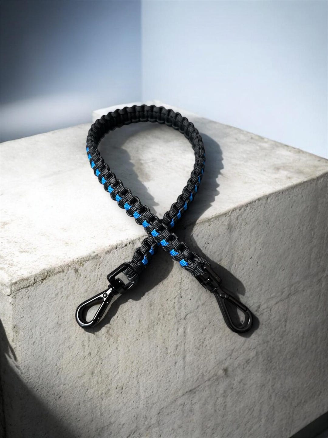 Customizable 550 Paracord Survival Lanyard - Police Thin Blue Line ...
