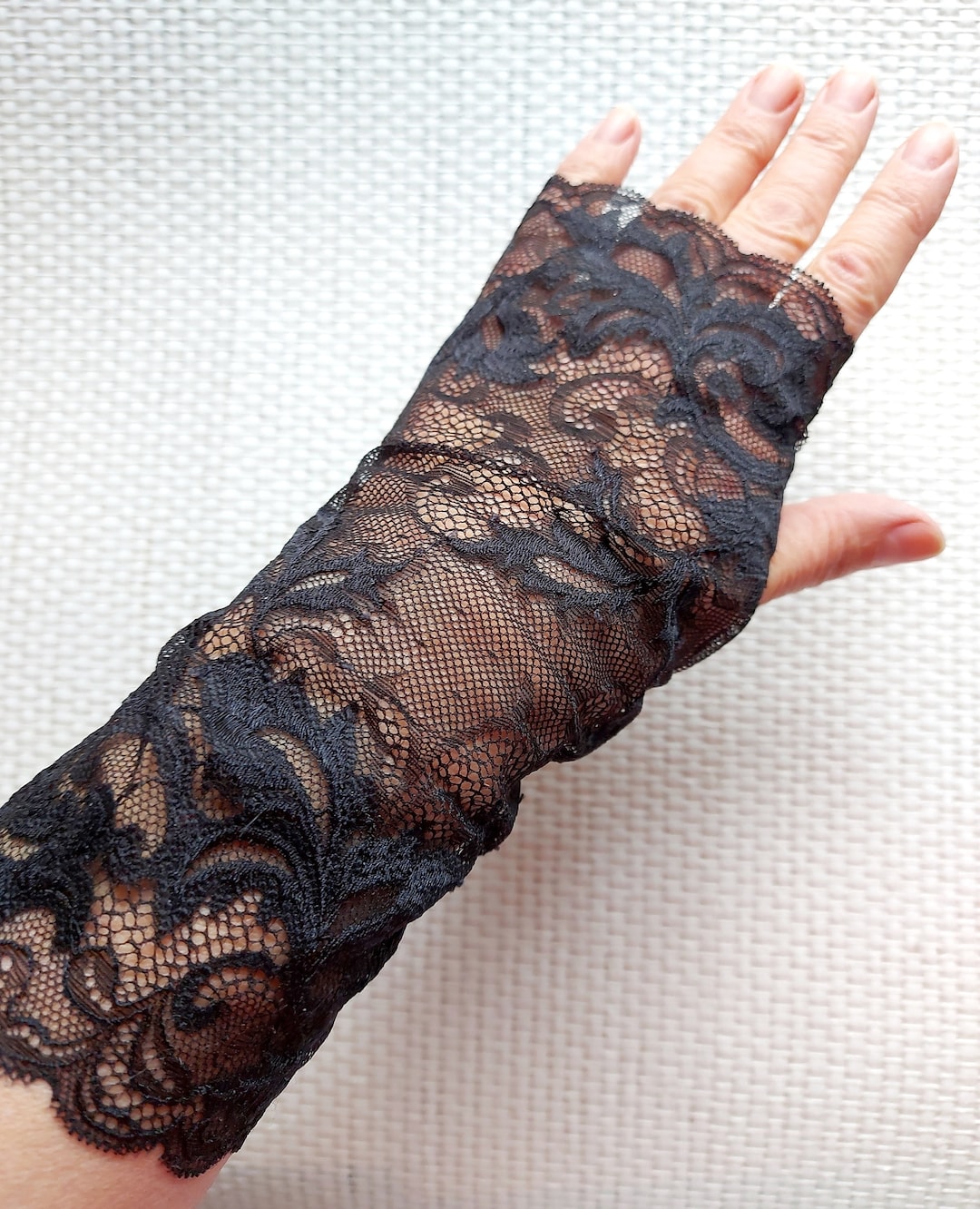 Black Lace Gloves With Floral Pattern , Fingerless Lace Gloves, Wedding ...