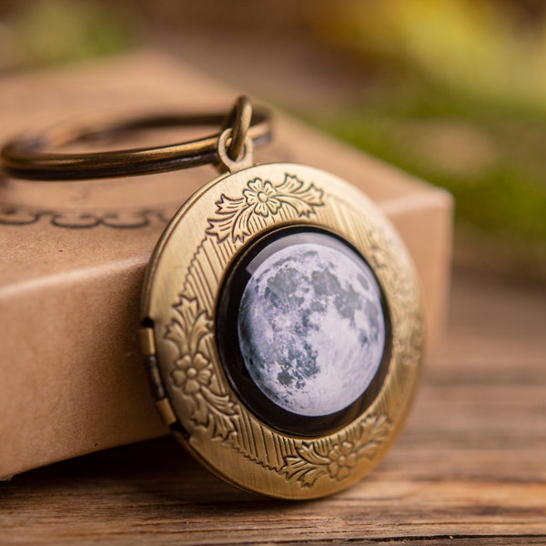 Custom Birth Moon Keychain - Etsy