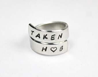 Two hands ring | Etsy