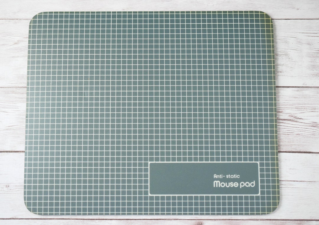 Vintage Mouse Pad in 80s 90s Aesthetic Retro Grid Pattern for Future ...