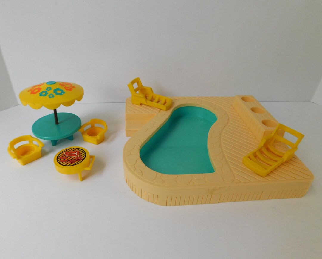 Vintage 1986 Fisher Price Little People Swimming Pool With Accessories ...
