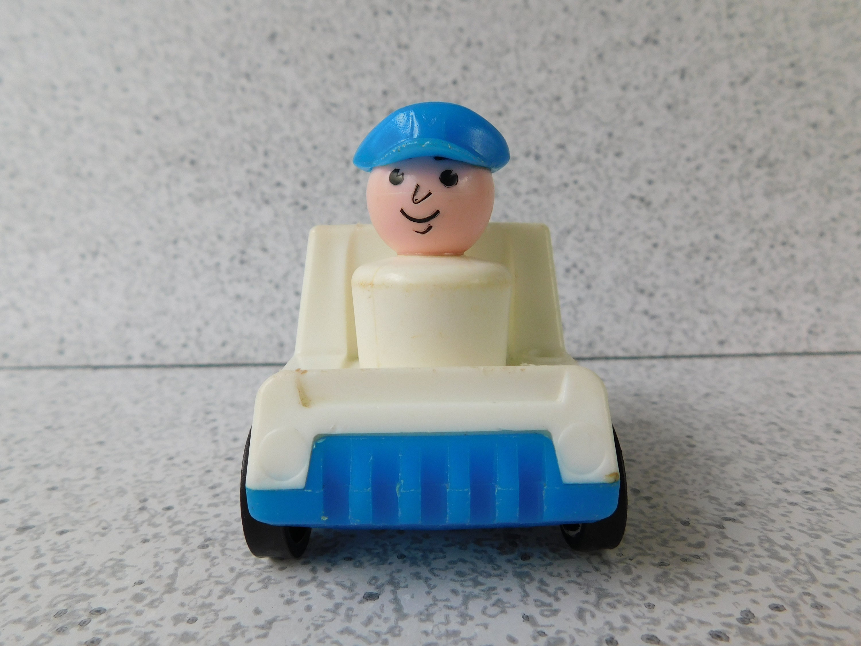 Preschool Toys & Pretend Play Fisher Price Little People Mailman Mail ...