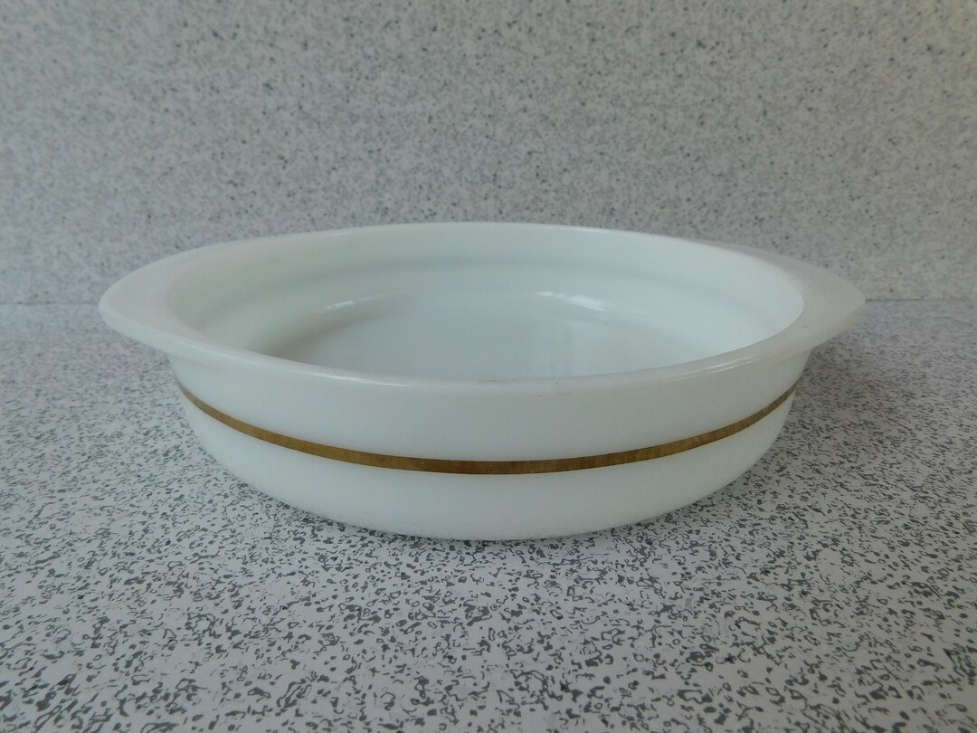 Vintage 8 Inch Pyrex 221 Round Cake Dish, White Opal With Gold Band ...