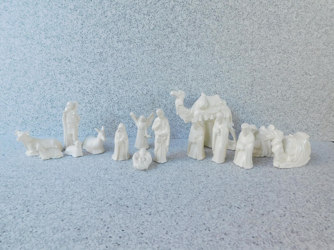 Vintage 15 Piece White Ceramic Nativity Set, Holy Family, Angel, 3 Wise ...