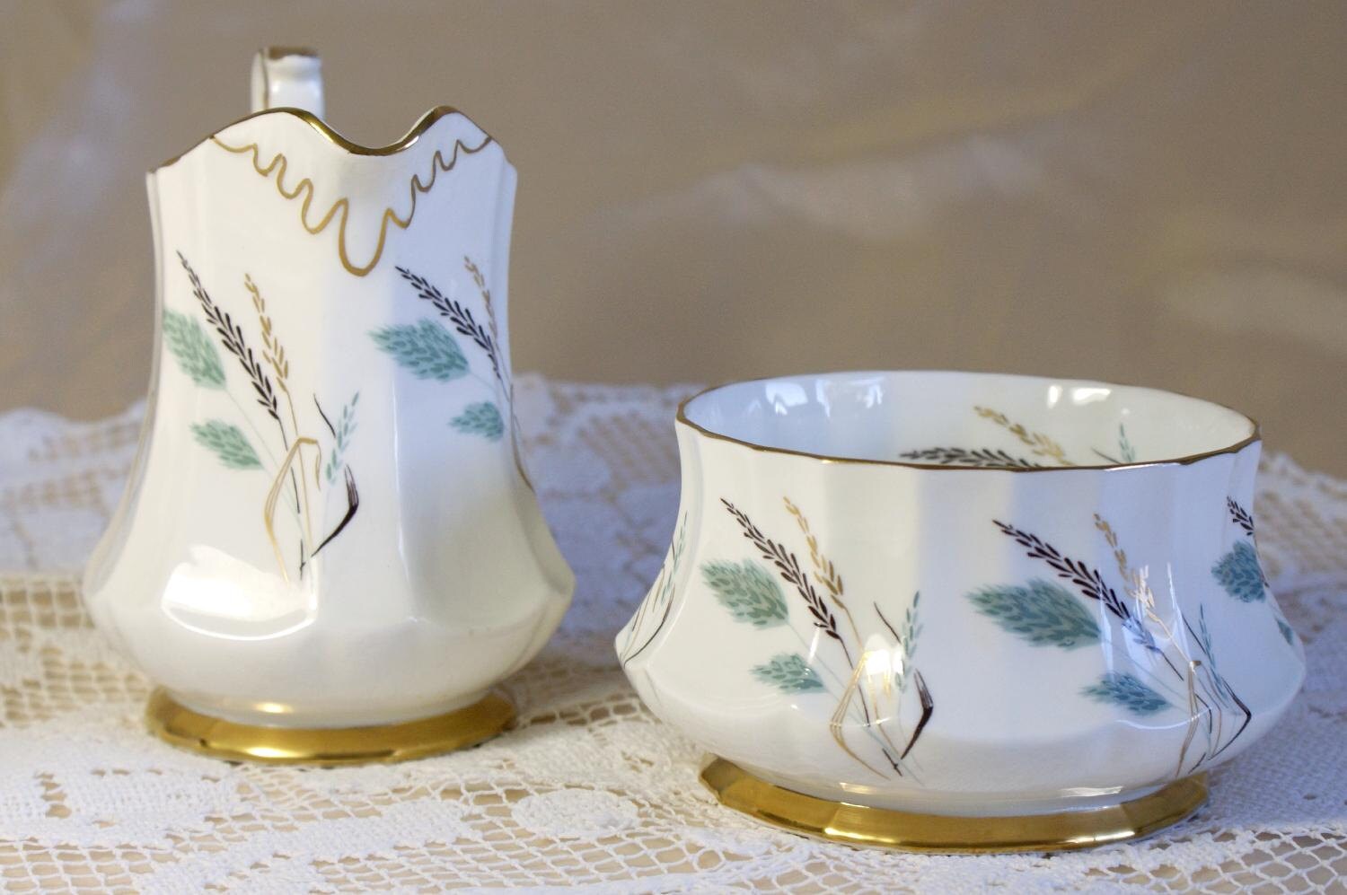 Elizabethan Fine English Bone China Creamer/milk Jug and Sugar Bowl by ...