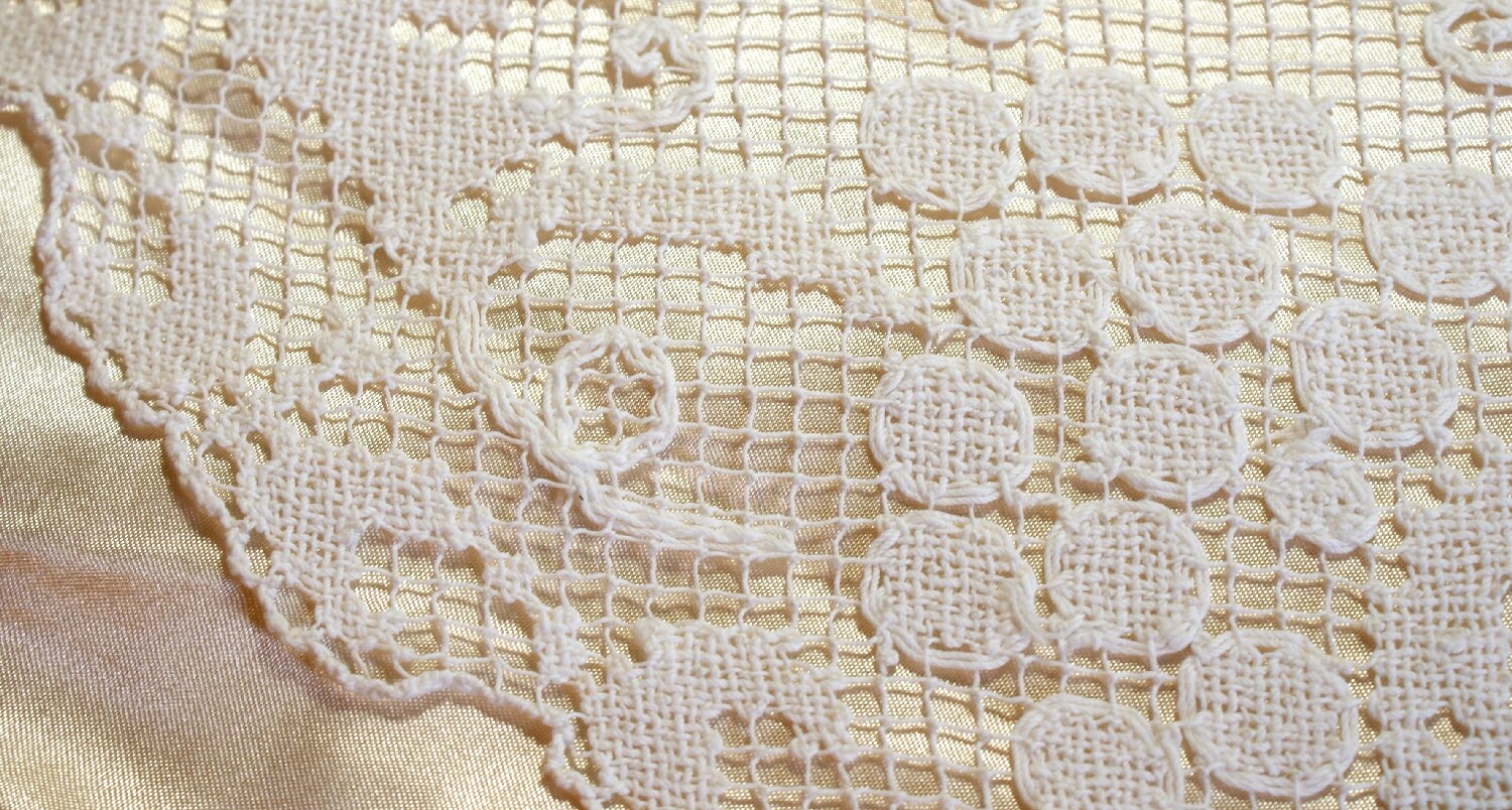 Hand Made Filet Lace Table Centre in White - Etsy