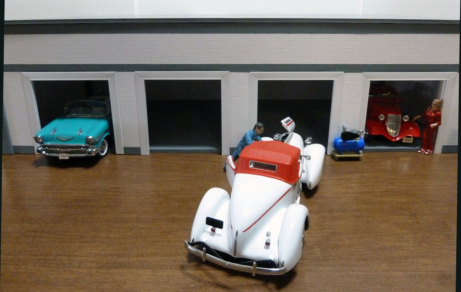 Custom Built Sturdy/quality 4 Car Garage/ Easy Assembly 1:24 Diorama - Etsy