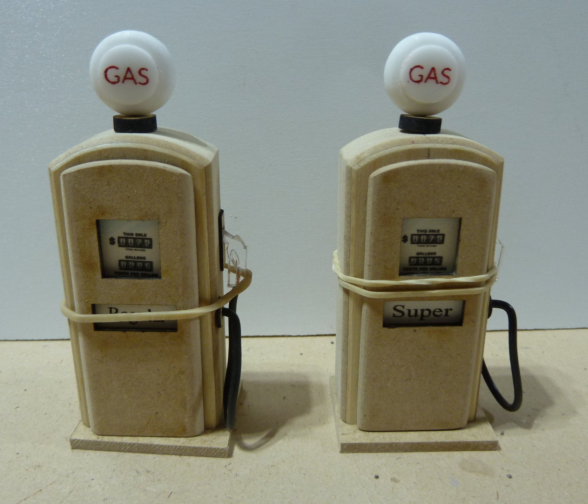 1/24-1/25 Scale Vintage Globe Gas Pump Model (2 Pumps) Finished and ...