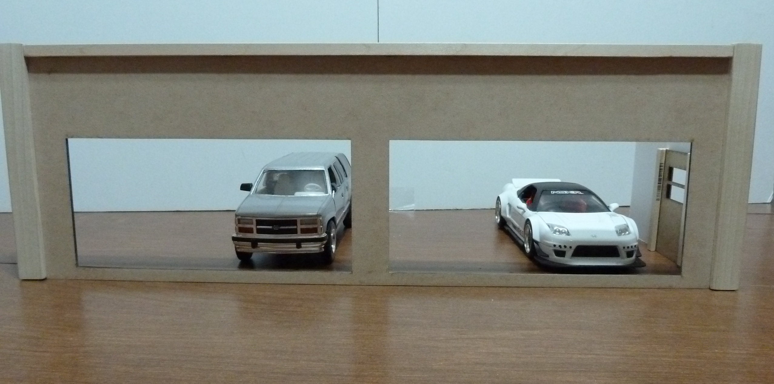 Various Models 1:24-1-25 Scale Garages, Gas Stations, Showrooms Fronts ...