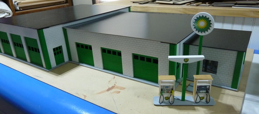 1/24 Scale BP Gas Station Diorama: Custom Garage Model Kit - Etsy