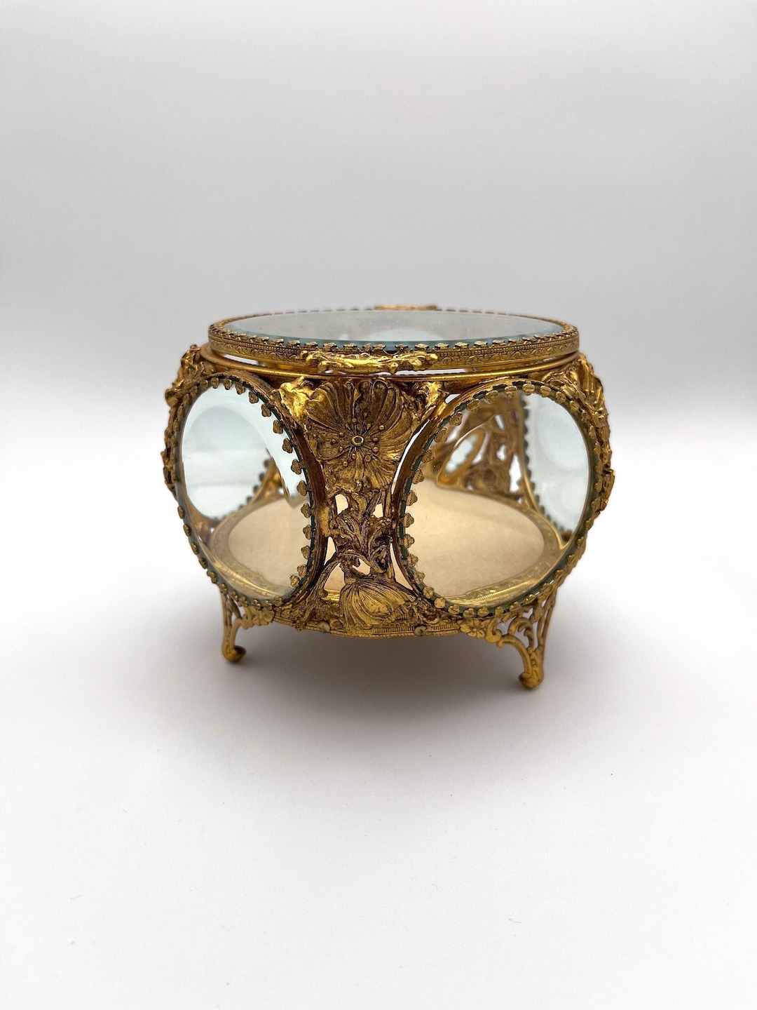 Vintage Ormolu Round Casket Jewelry Box Ornate Filagree Beautiful ...