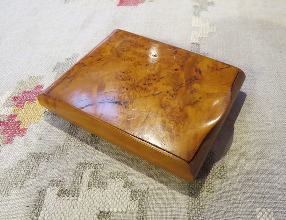 Antique Maple Walnut Card Case, late 19th Century. - Gem