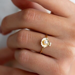Pearl in Seashell 14k Solid Gold Ring, Pearl Ring, Seashell Ring, Luck ...