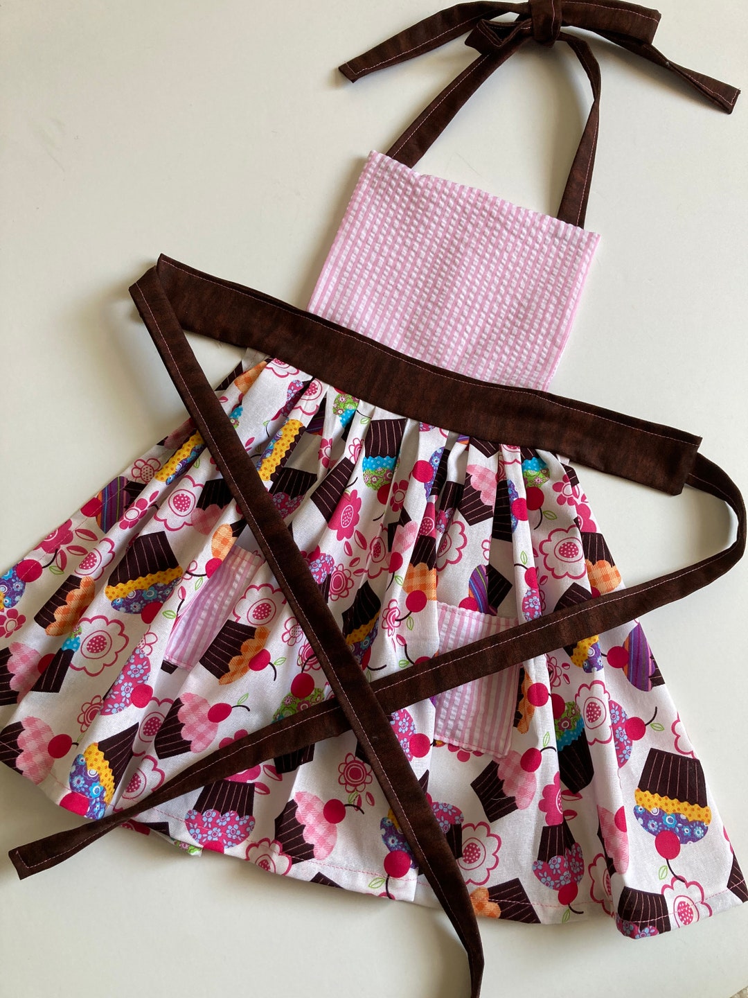 Kids Apron, Child's Apron, Girl's Apron, Vintage Style Apron, Cupcakes ...