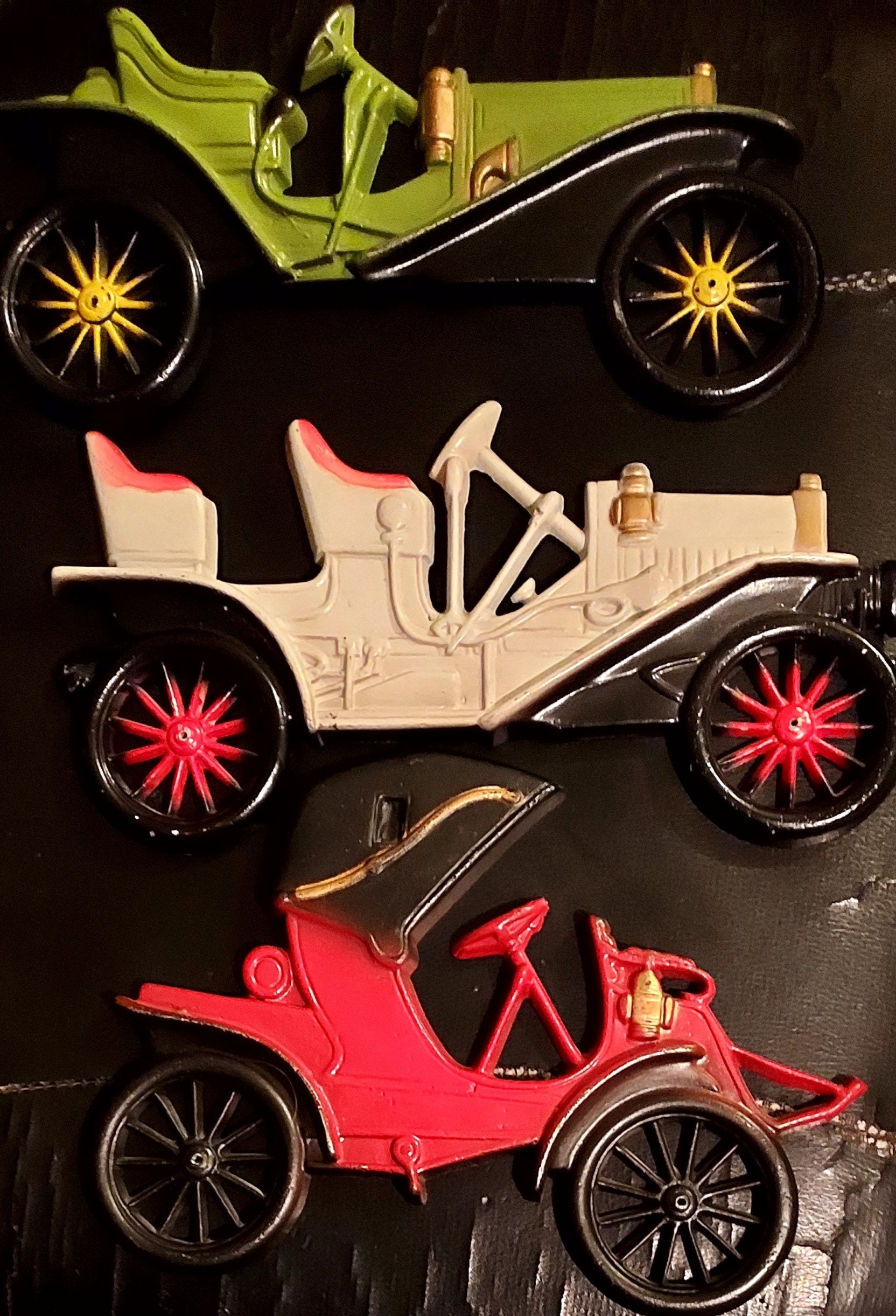 Vintage 1970s Midwest Wall Plaques, Cast Metal Automobile Plaques, Mid ...