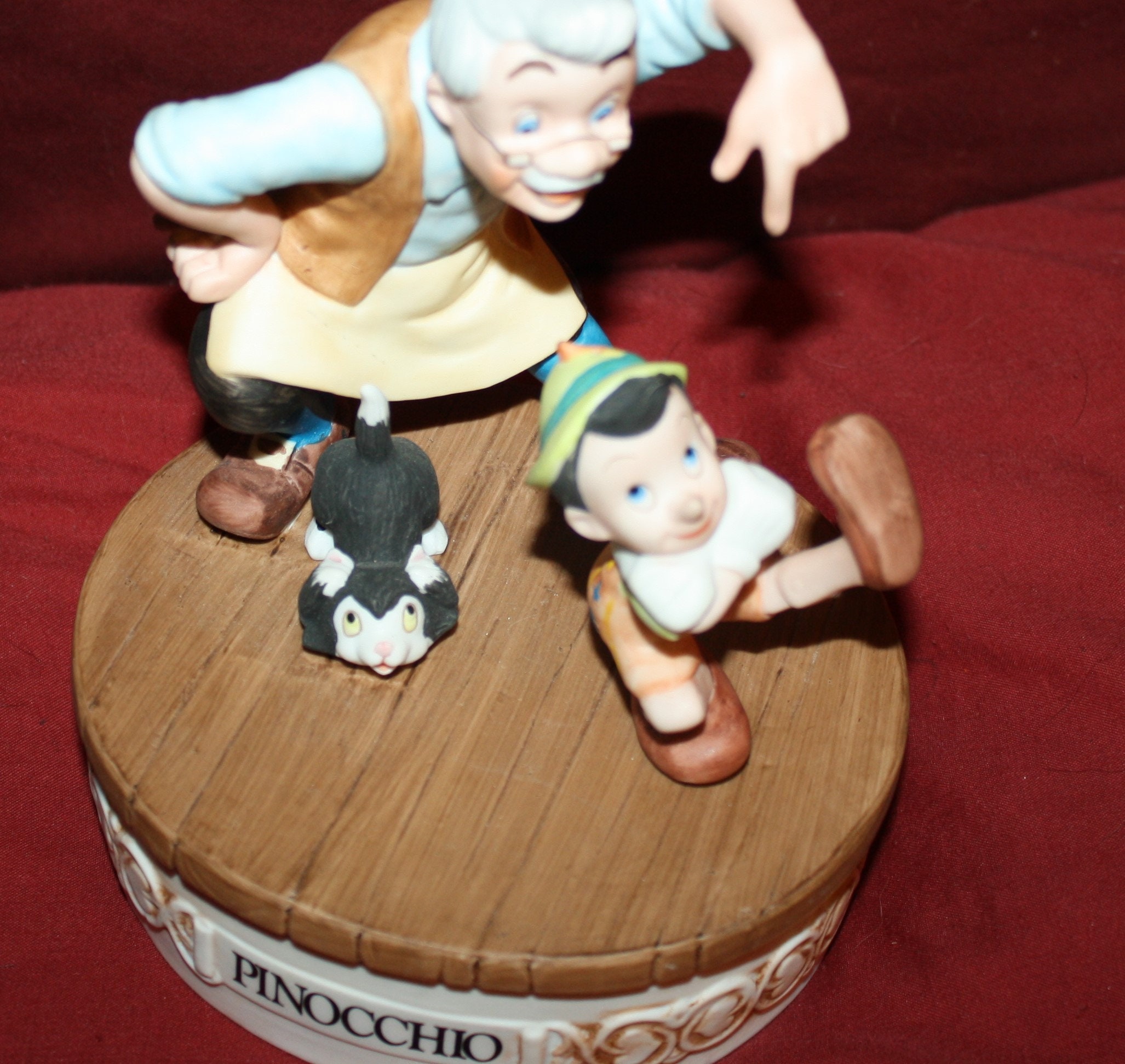 Disney Musical Memories “Pinocchio” Limited Edition Porcelain Music Box ...