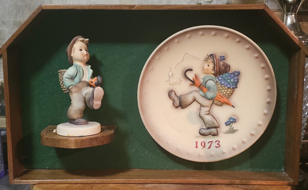 Vintage 1970s Goebel Hummel "globe Trotter" Figurine & Matching Plate W ...