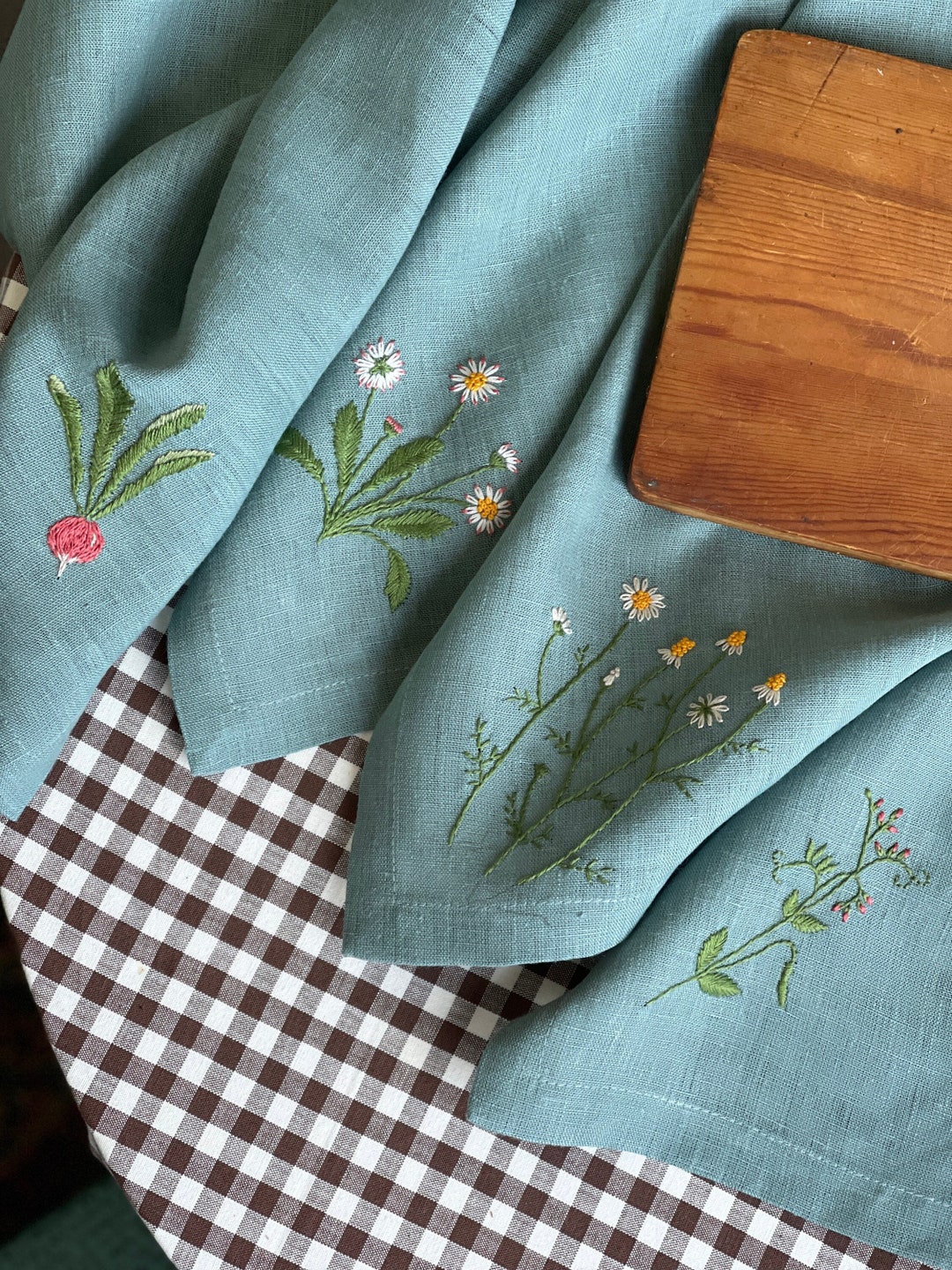 Linen Napkins Set X 4 , With Hand Embroidery Botanical Pattern ...