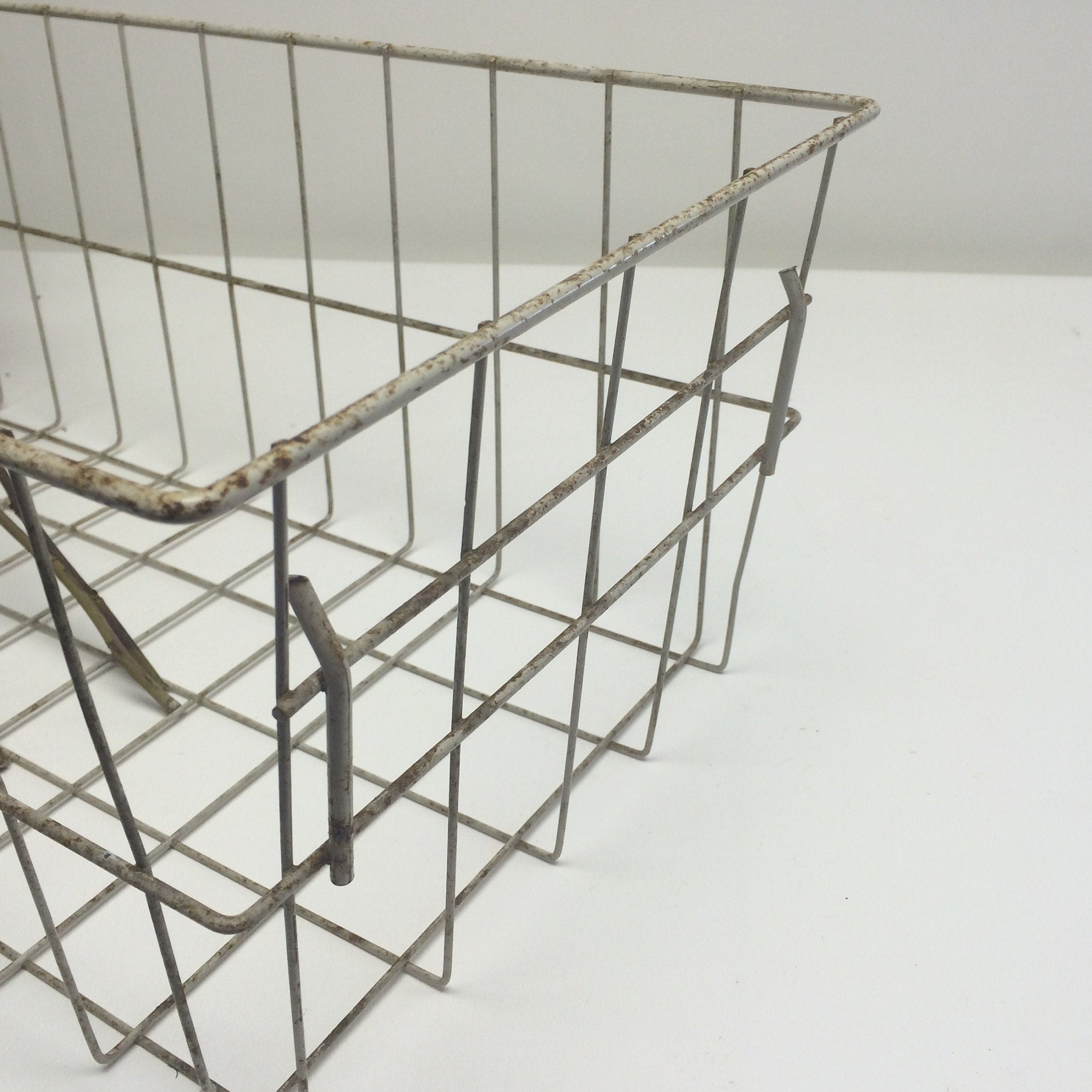 WIRE BASKET - Vintage Large White Wire Basket - Wire Basket - Vintage ...