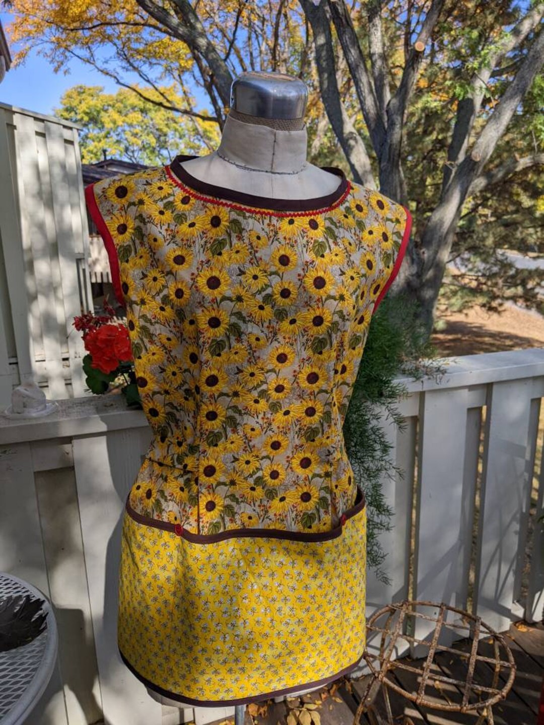 Women's Blouse Apron, Sunflowers, Bees, Yellows, Cobbler Pockets, the ...