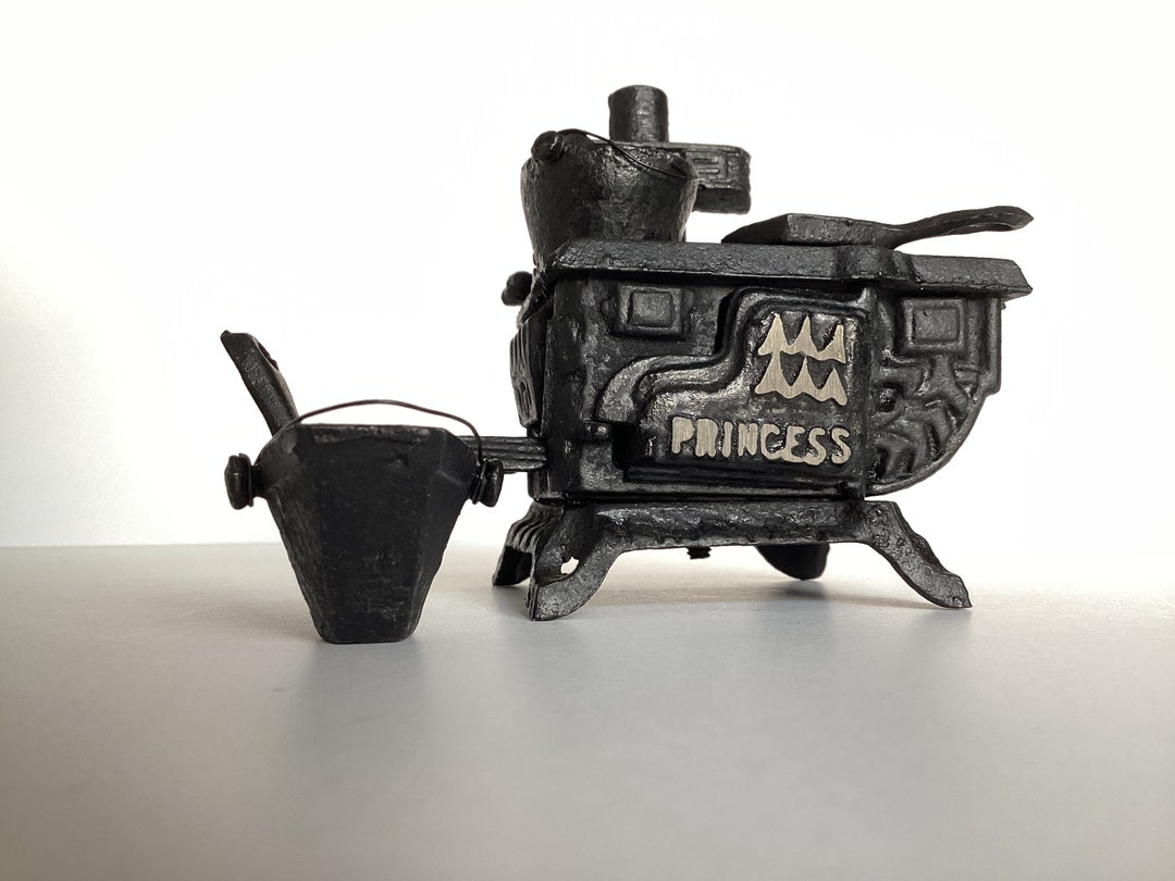 Kilgore Cast Iron Buggy and Cast Iron Princess Stove. - Etsy