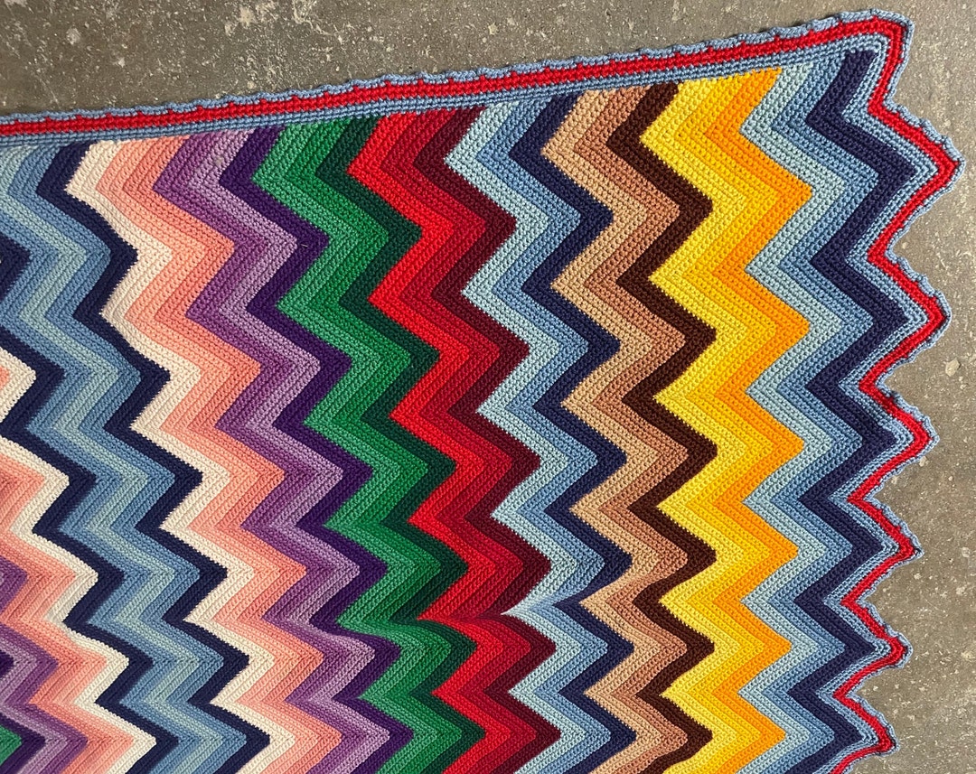 Vintage 70s Crochet Zig Zag Blanket / Multicolored Psychedelic Decor ...
